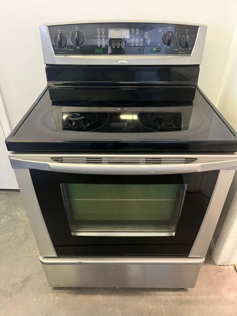 Whirlpool 30'' Electric Range with Self-Cleaning and Warm Zone in ...